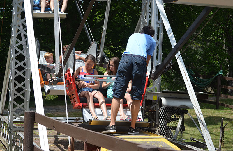 Amusement Rides - Enchanted Forest Water Safari