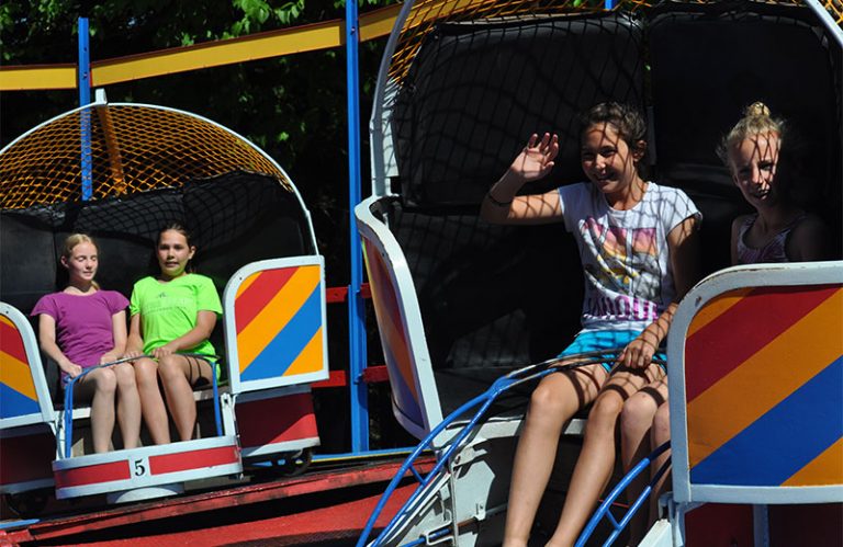 Amusement Rides - Enchanted Forest Water Safari